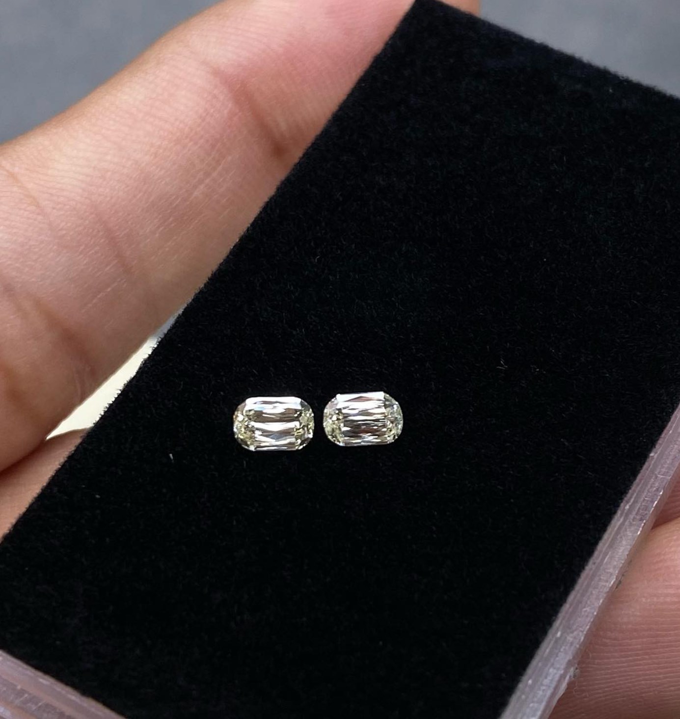 0.45ct Total weight Matching Pair Natural FG VVS VS Scissor cut Diamond ...