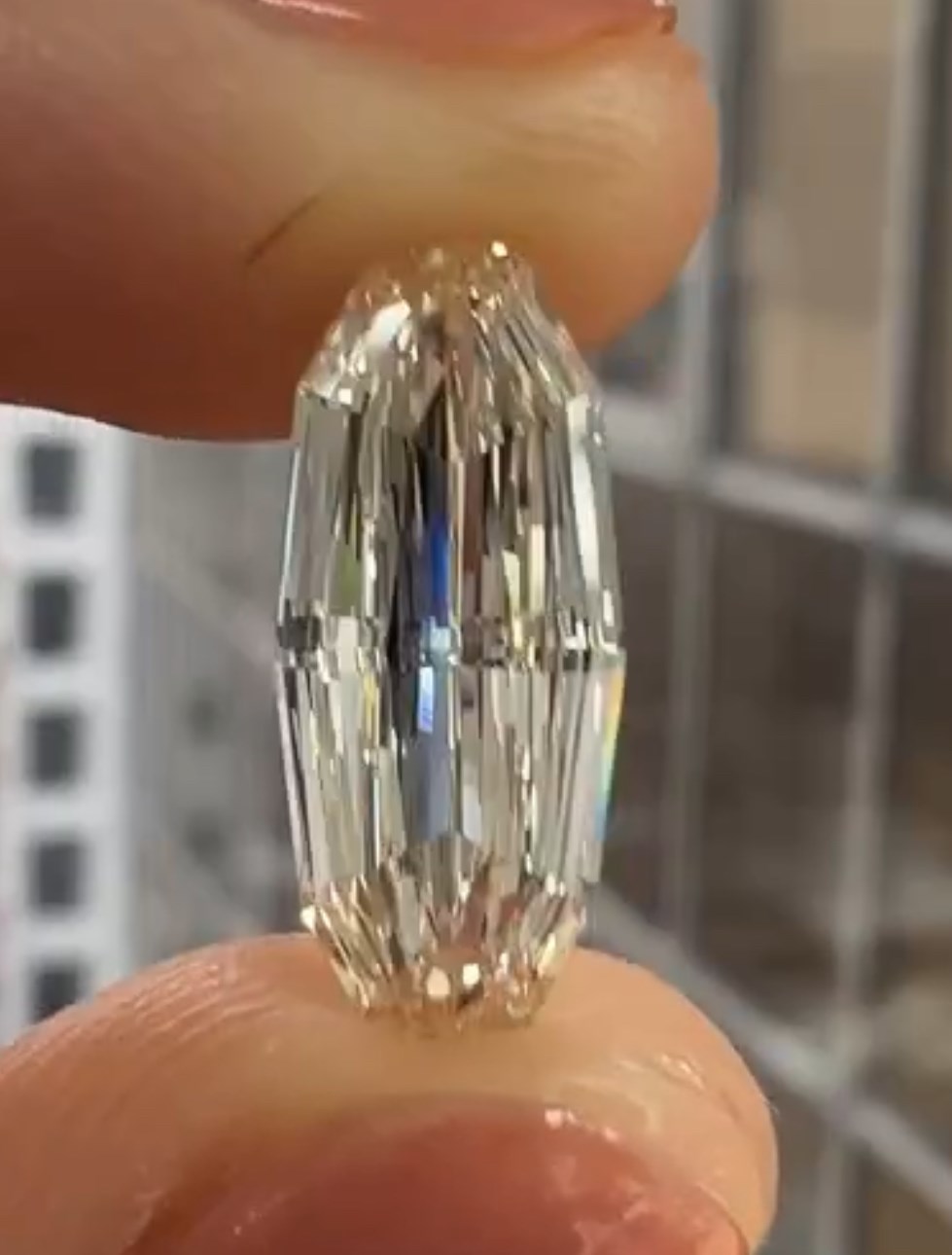 2.01ct GIA Certified Natural K, Faint Brown VVS2 Modified step cut ...